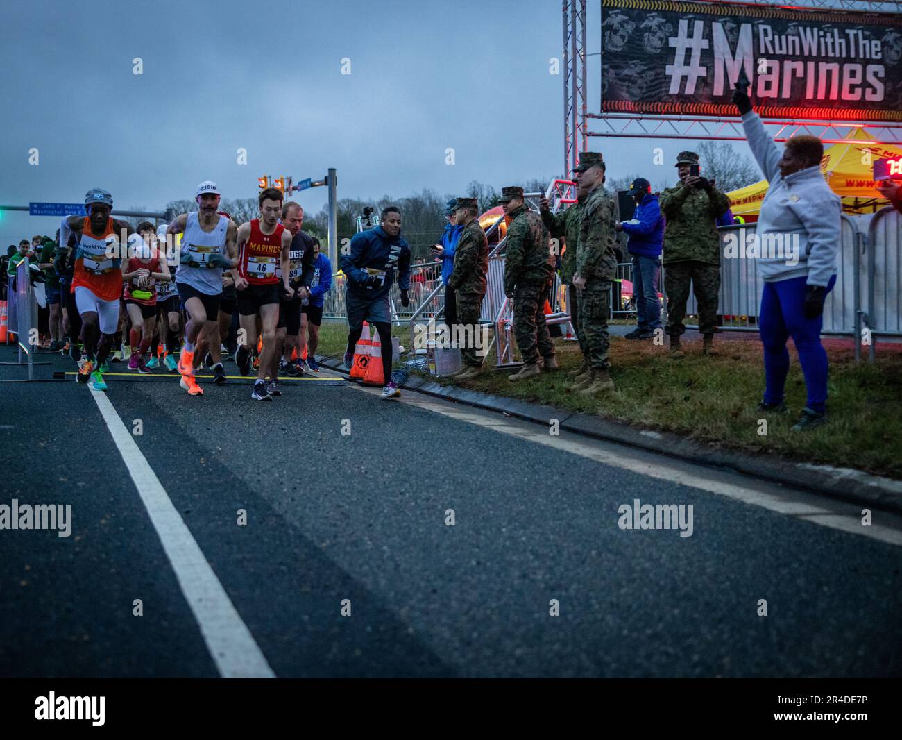 17 75 marine corps marathon hi-res stock photography and images - Alamy