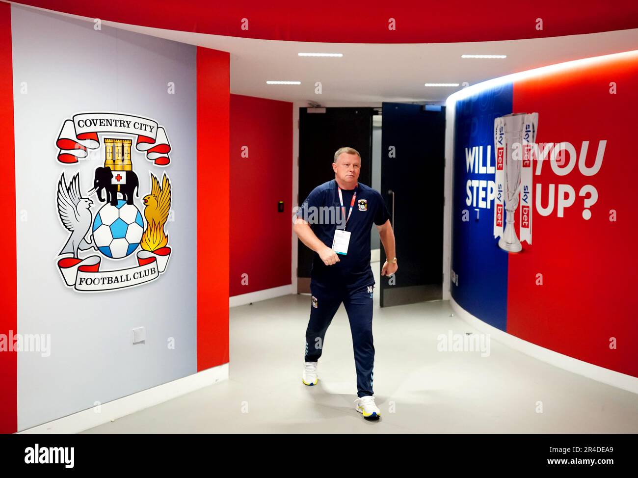 Coventry City manager Mark Robins ahead of the Sky Bet Championship ...