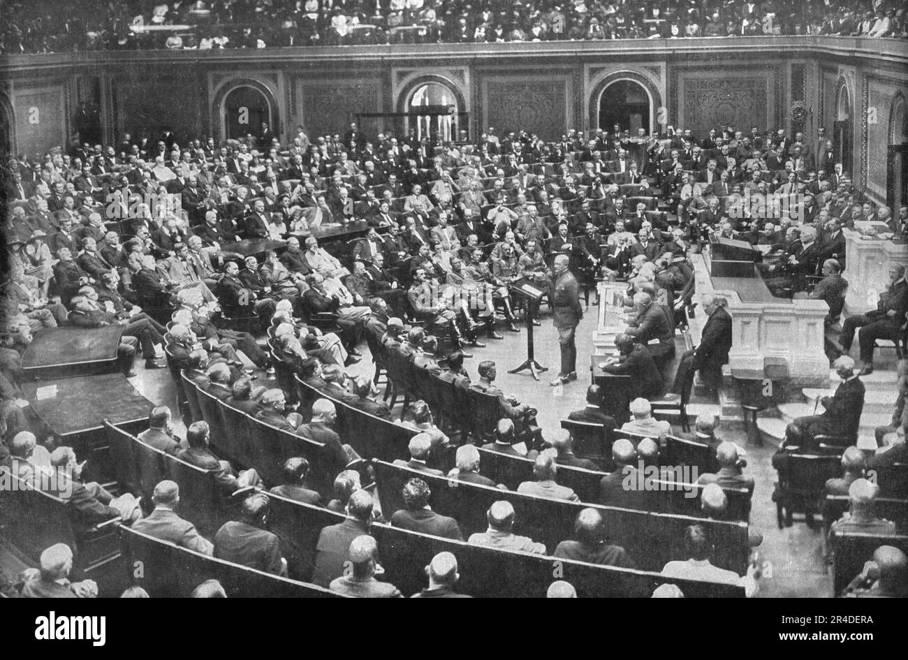 'Le general Pershing au parlement Americain; devant le Senat et la ...