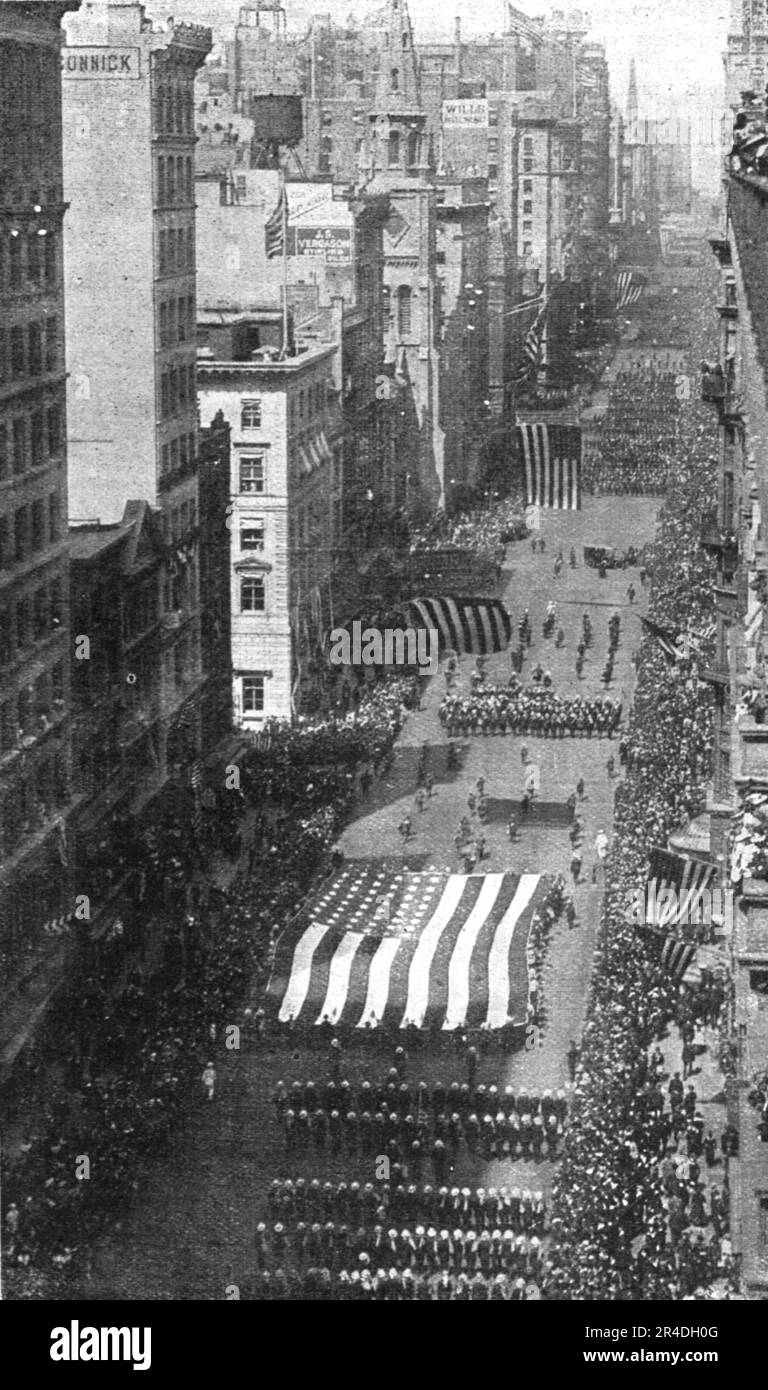 Drapeau militaire Black and White Stock Photos & Images - Alamy