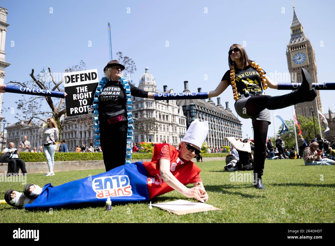 Interlocking arms hi-res stock photography and images - Alamy