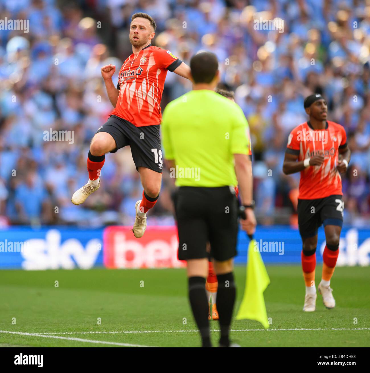 Luton town championship play off final hi-res stock photography and ...