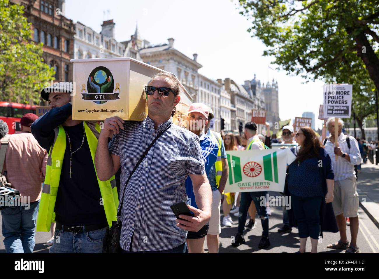 Gypsy groups hi-res stock photography and images - Alamy