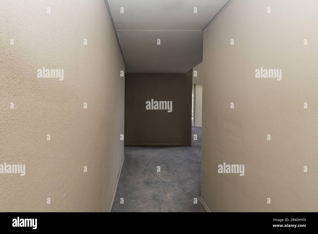 Some corridors with twists and turns with smooth walls without ...