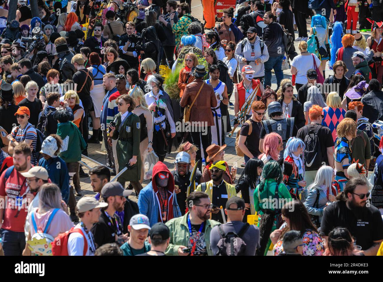 London, UK. 27th May, 2023. Large crowds of cos players gather in the ...