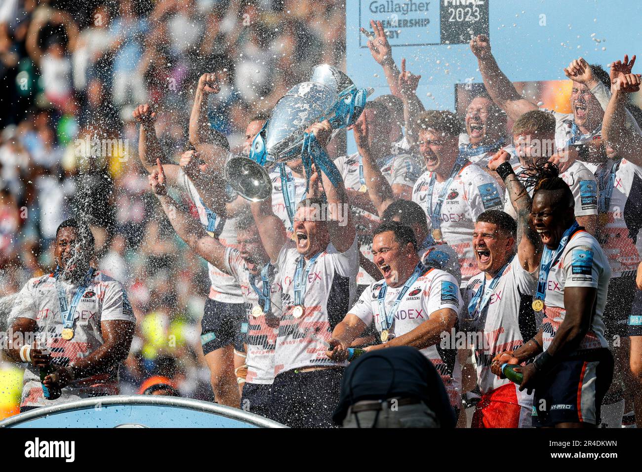 Gallagher premiership rugby trophy hi-res stock photography and images ...