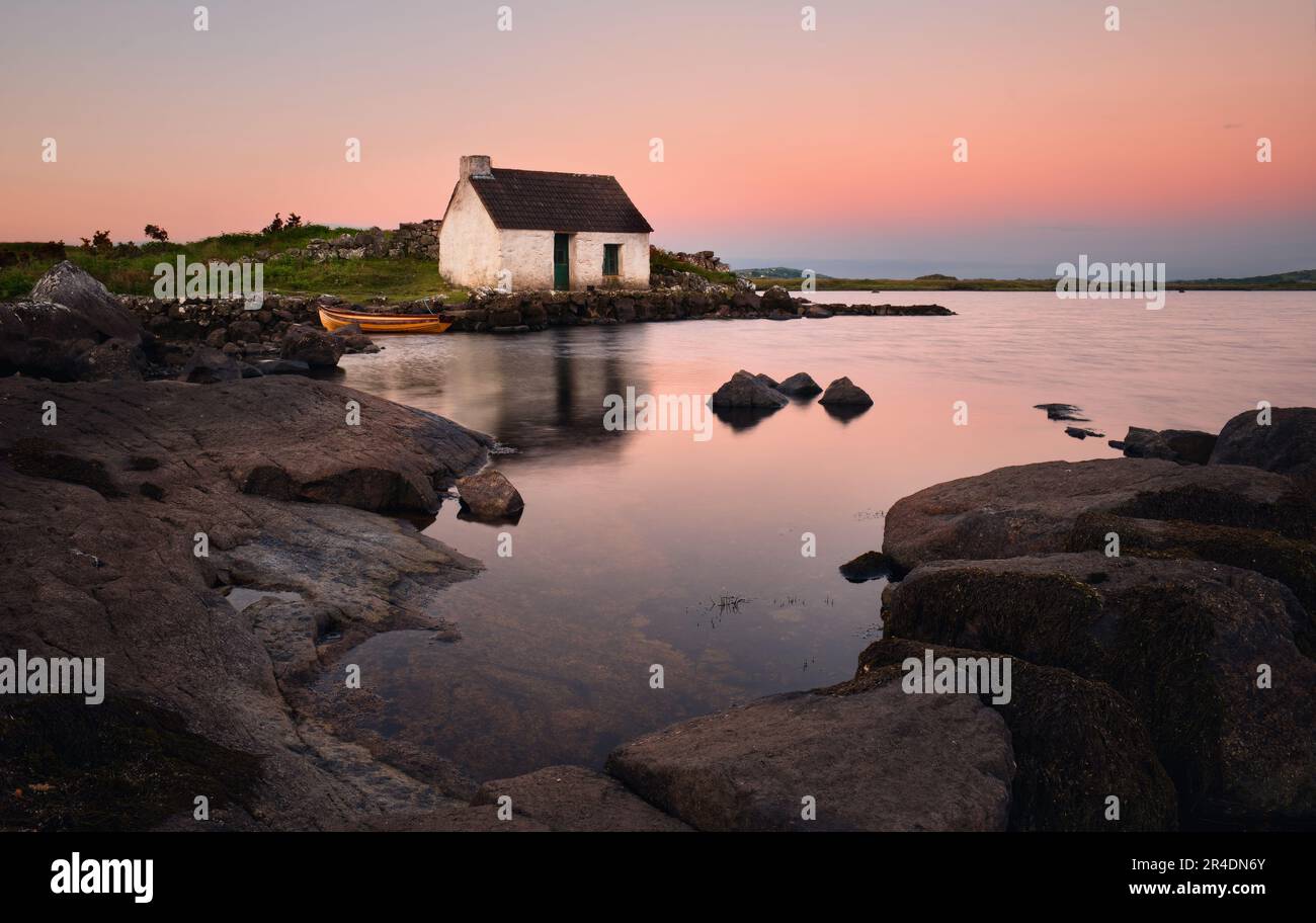 Screebe fishermans hut hi-res stock photography and images - Alamy