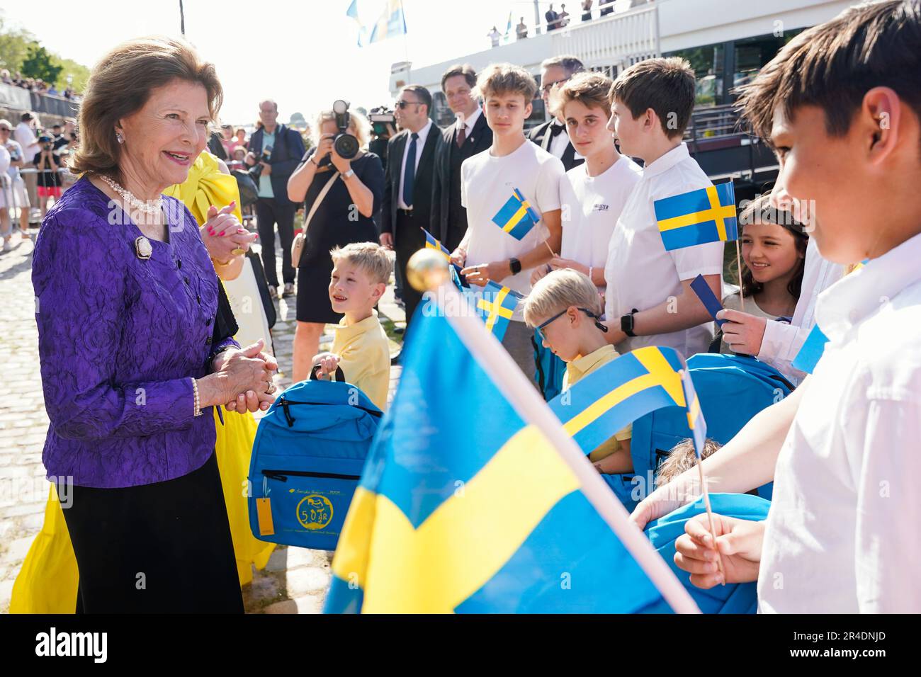 Heidelberg, Germany. 27th May, 2023. Queen Silvia of Sweden greets ...