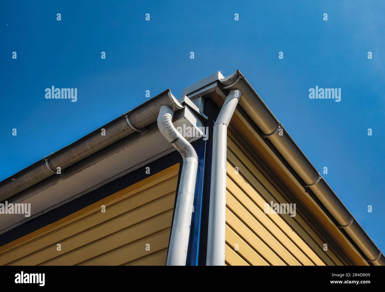 Corner of a wall and roof Stock Photo - Alamy