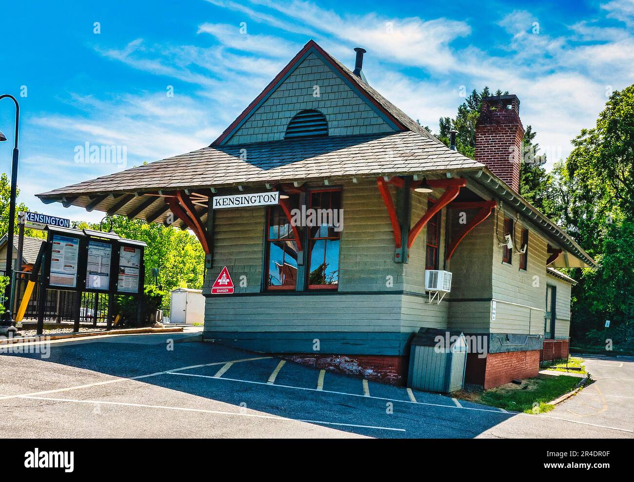 Suburban train station in Maryland Stock Photo - Alamy