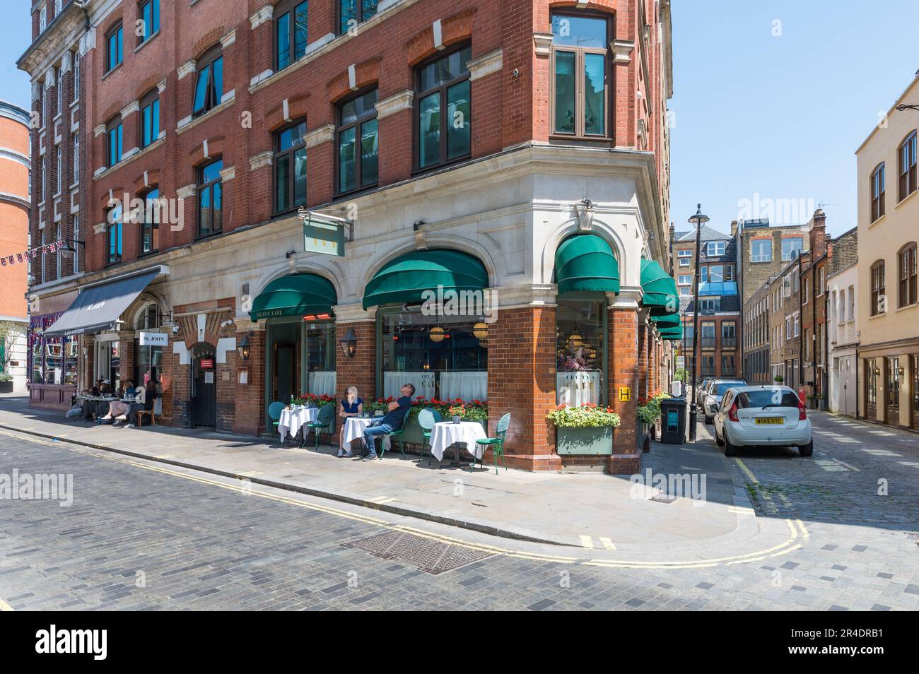 The ivy marylebone hi-res stock photography and images - Alamy