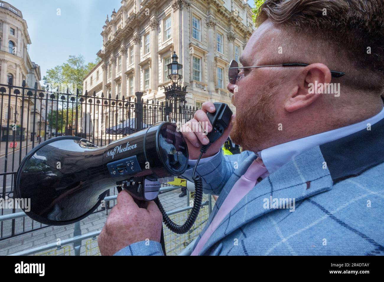 London, UK. 27 May 2023. GTL rives message to Downing St. Gypsy ...