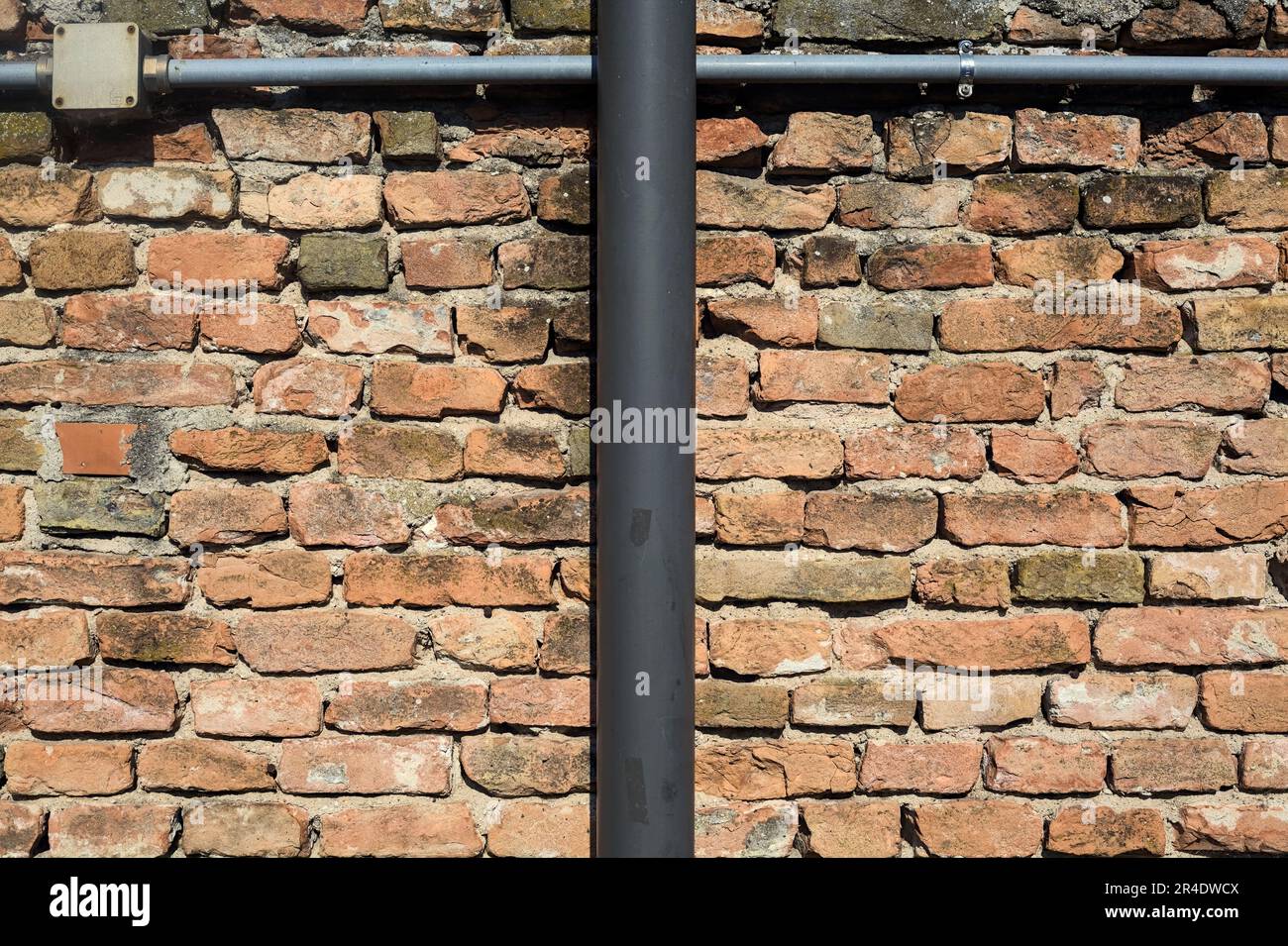 Cedar brick home construction hi-res stock photography and images - Alamy