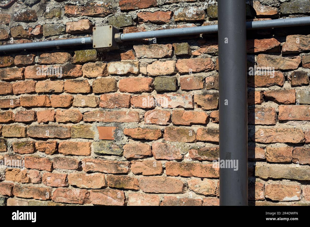 Cedar brick home construction hi-res stock photography and images - Alamy