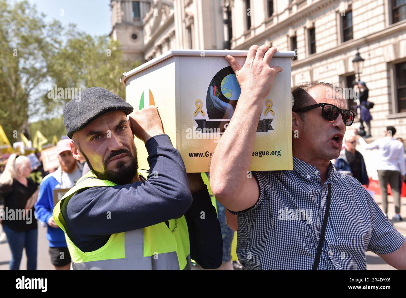 London, England, UK. 27th May, 2023. Irish Travellers hold a symbolic ...