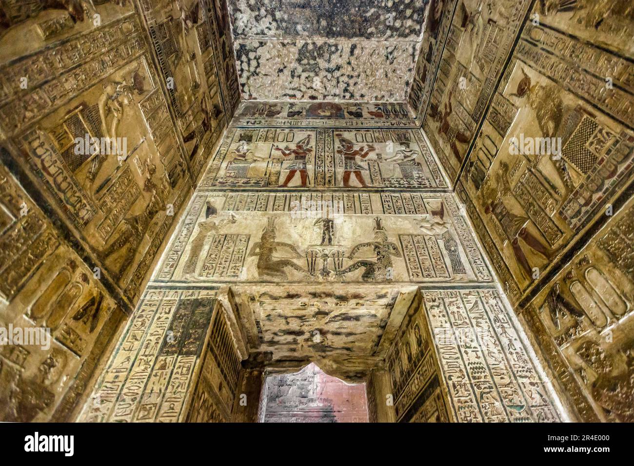 Wall carvings in a chamber of the Temple of Hathor, Dendera Stock Photo ...
