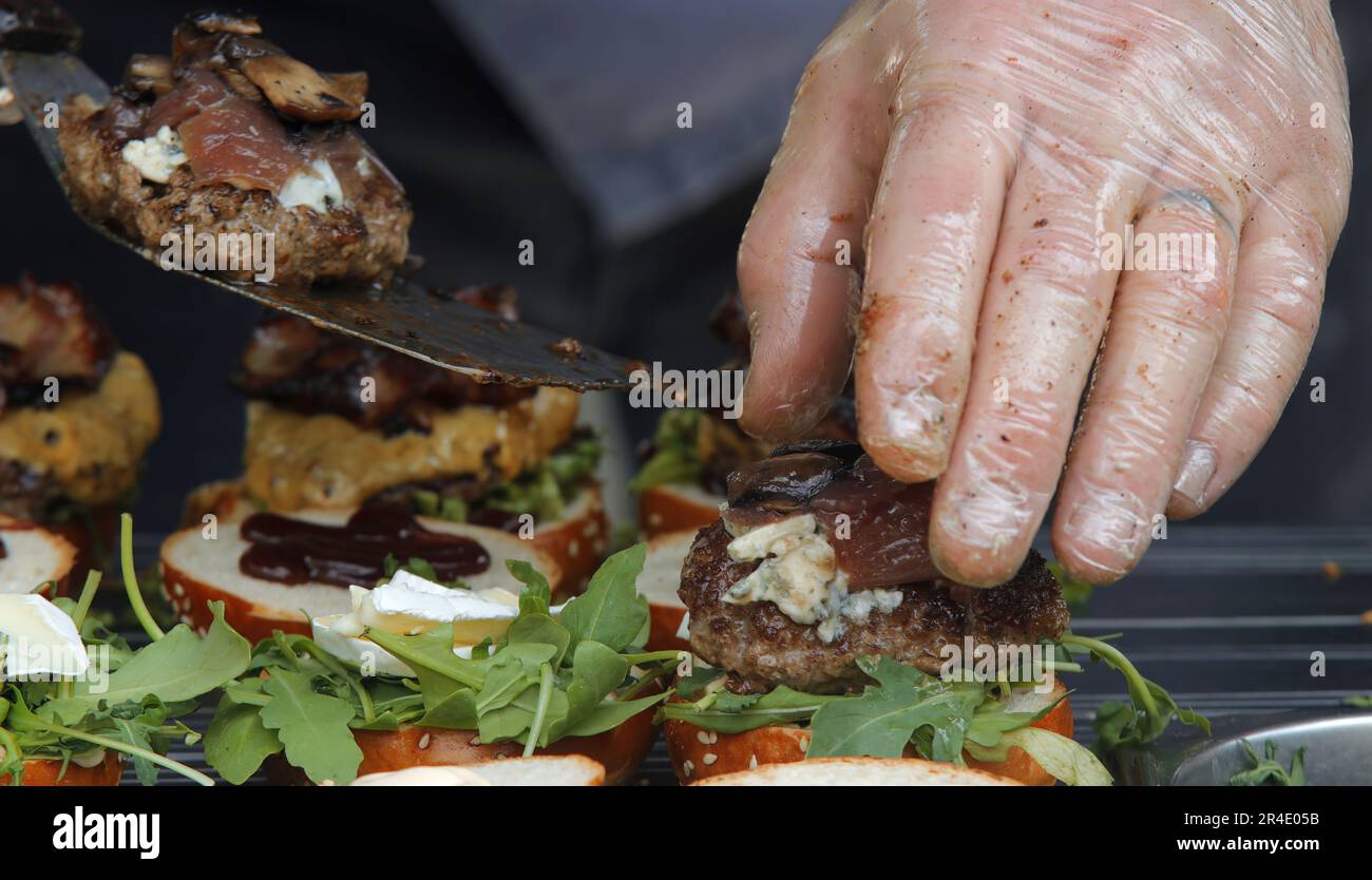 Street food fast chef making hi-res stock photography and images - Alamy