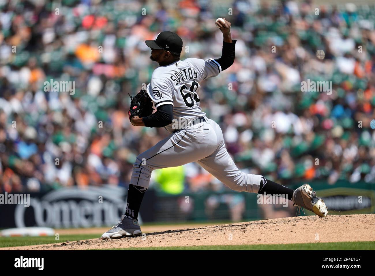Chicago White Sox relief pitcher Gregory Santos throws against the ...