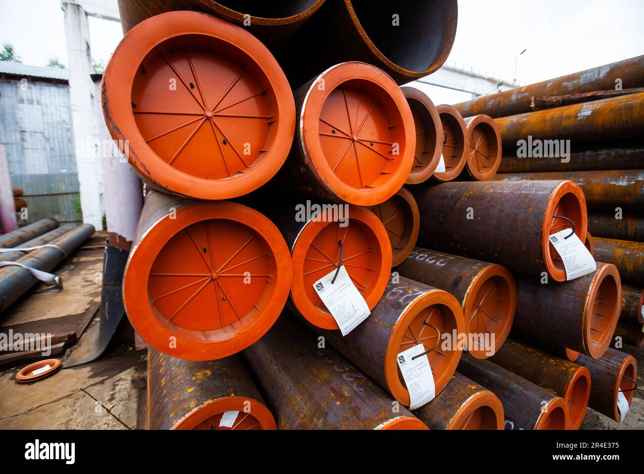 Rusty steel tubes hi-res stock photography and images - Alamy