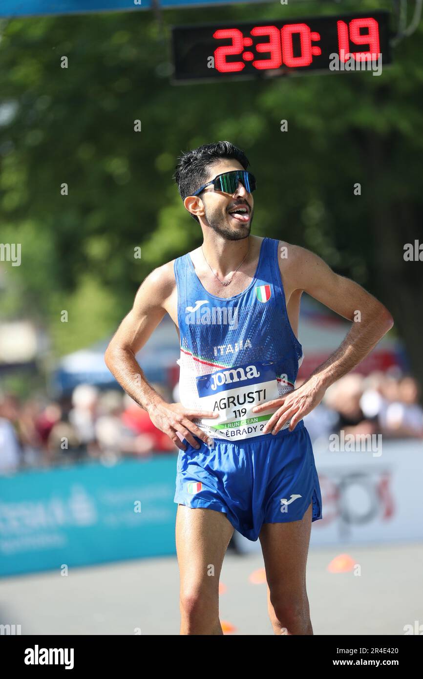 Andrea AGRUSTI celebrating finishing the 35km at the European Race ...