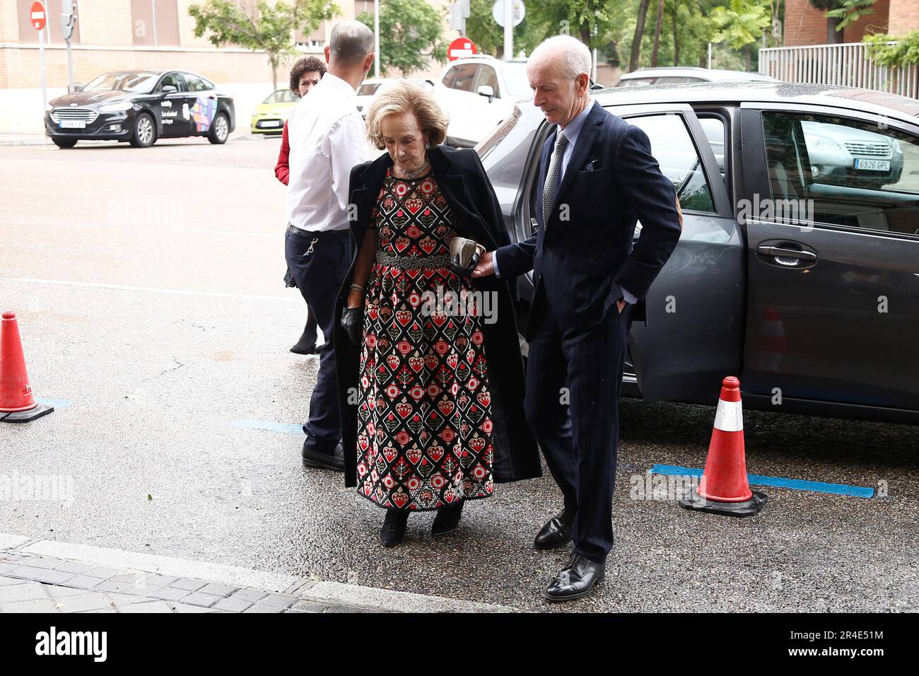Family members upon their arrival at the wedding of Victoria Montes and ...