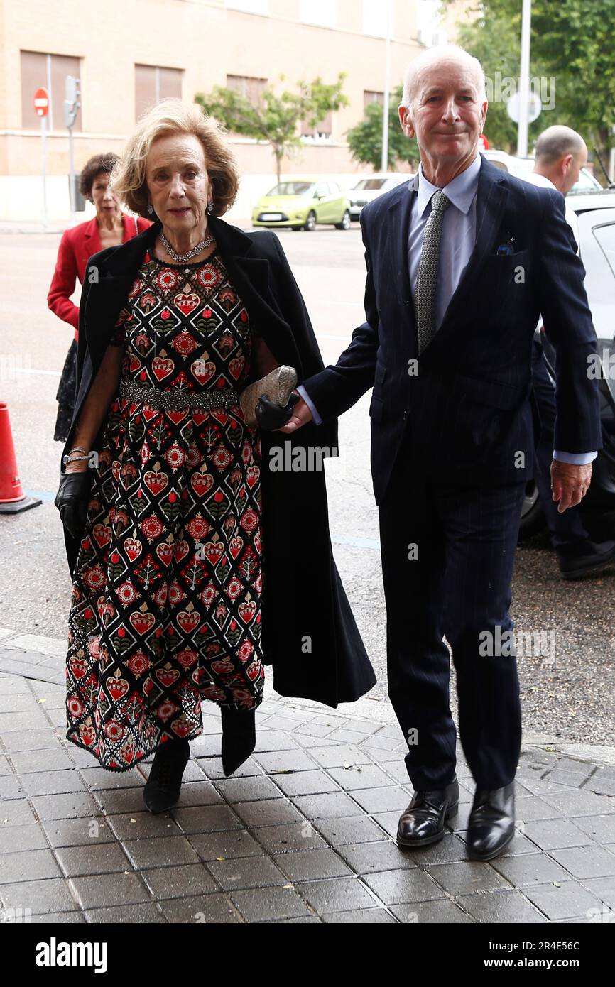 Family members upon their arrival at the wedding of Victoria Montes and ...
