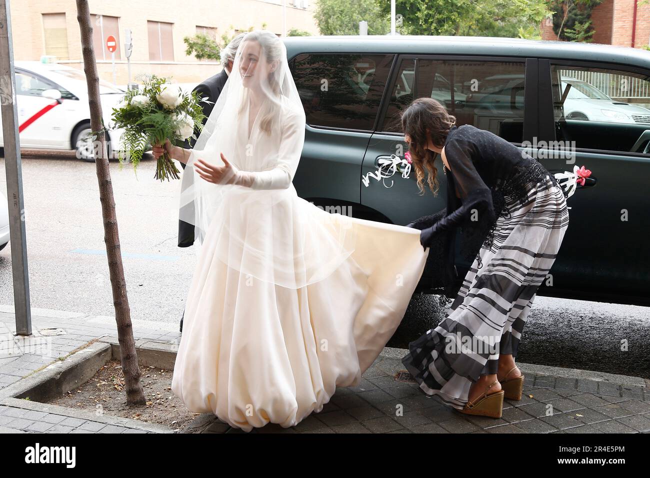 Victoria Montes Suelves on her arrival at the Church of the Holy Spirit ...