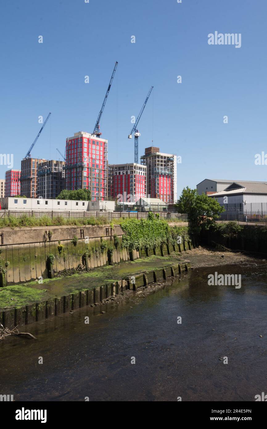 McAleer & Rushe apartment buildings under construction on Smugglers Way ...