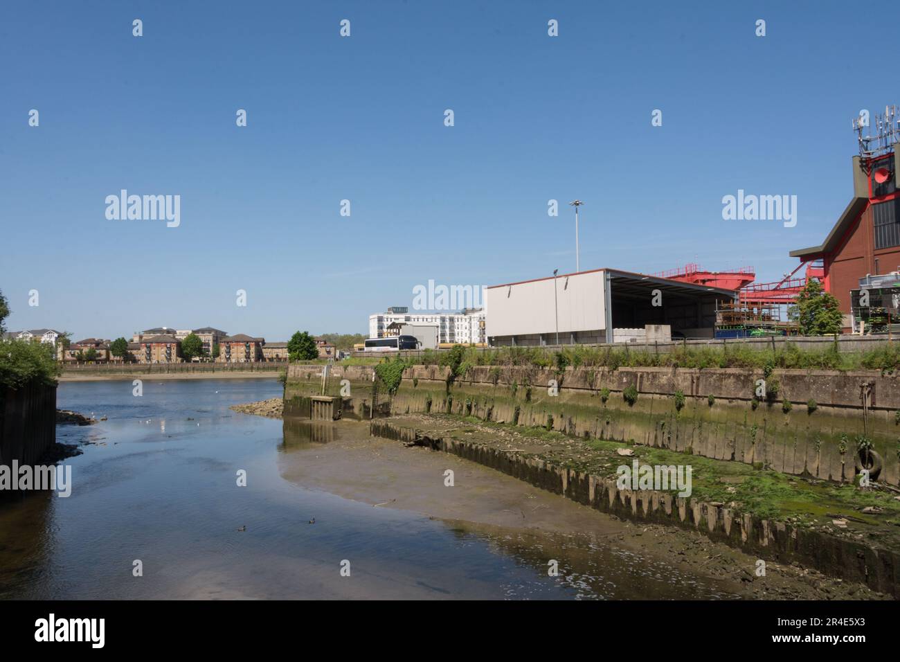 Western Riverside Waste Authority Recycling Facility next to the River ...