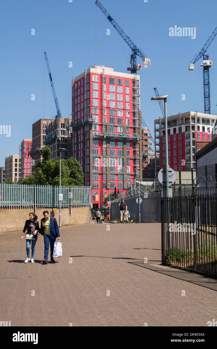 McAleer & Rushe apartment buildings under construction on Smugglers Way ...