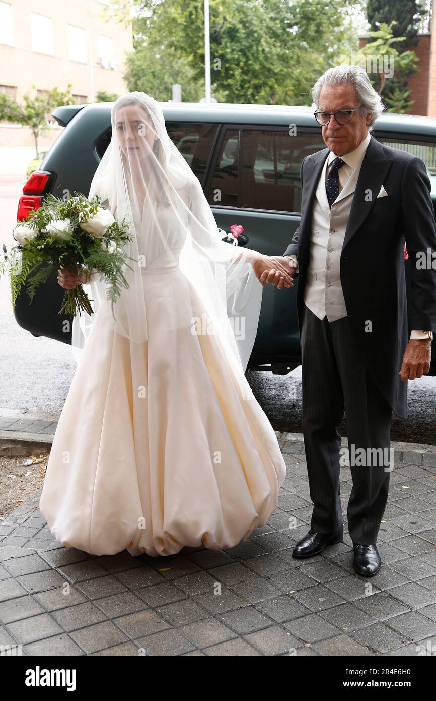 Victoria Montes Suelves with her father, Claudio Montes, upon her ...