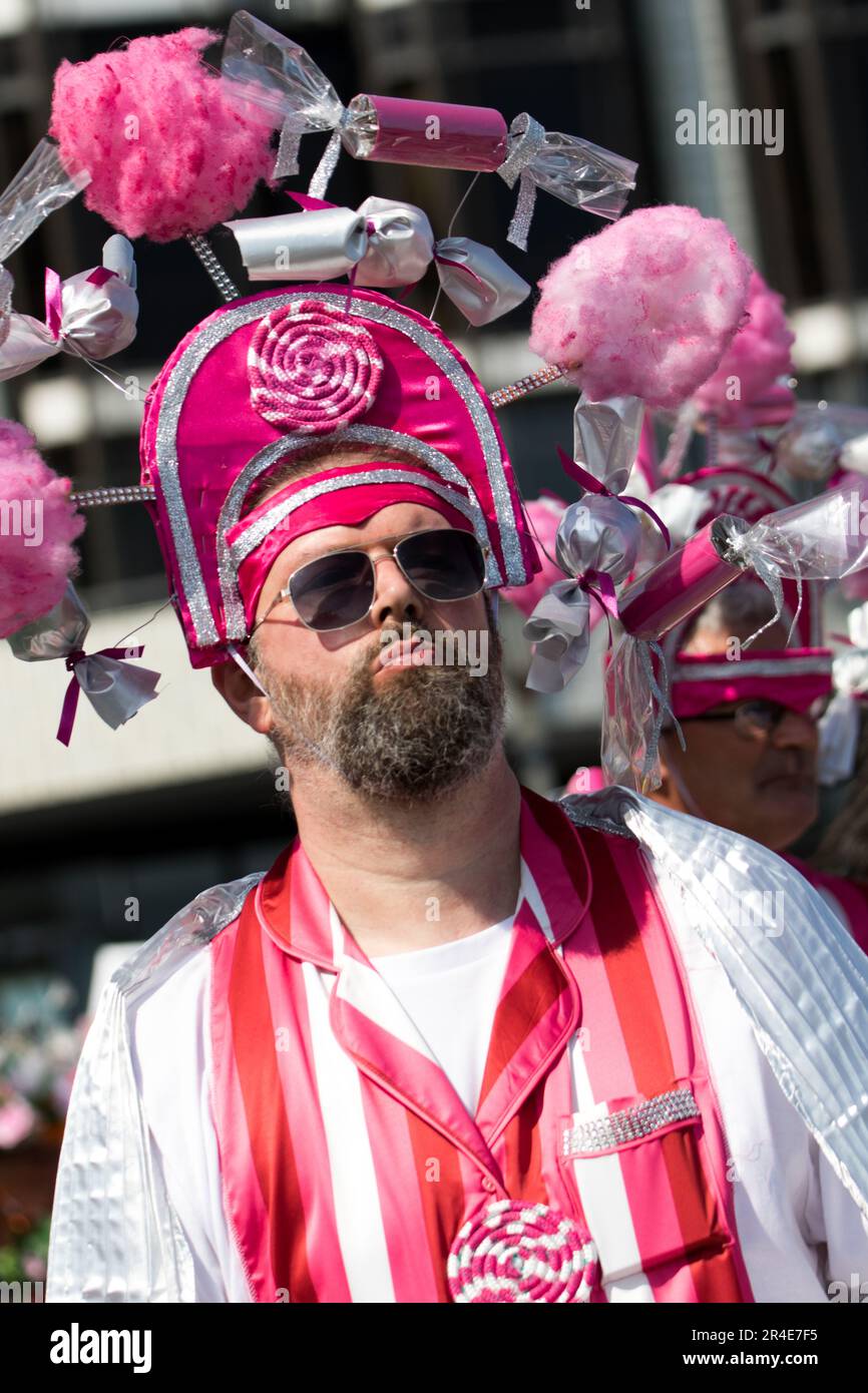 Eastbourne, UK. 27th May, 2023. Crowds gather in bright sunshine along ...