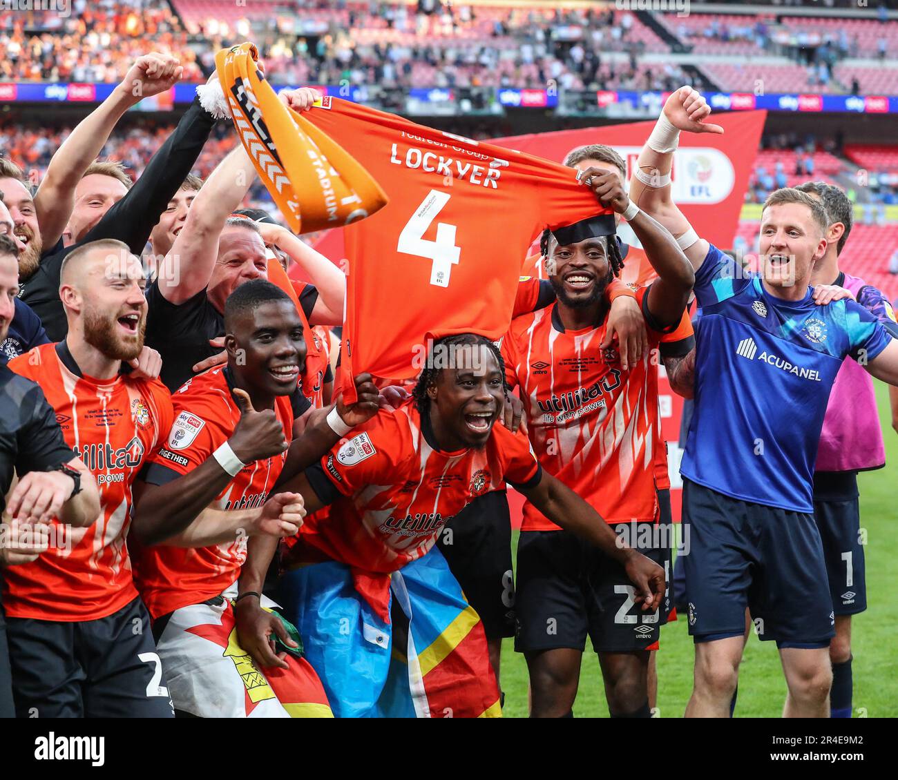 Luton Town celebrate their win and promotion to the Premier League ...