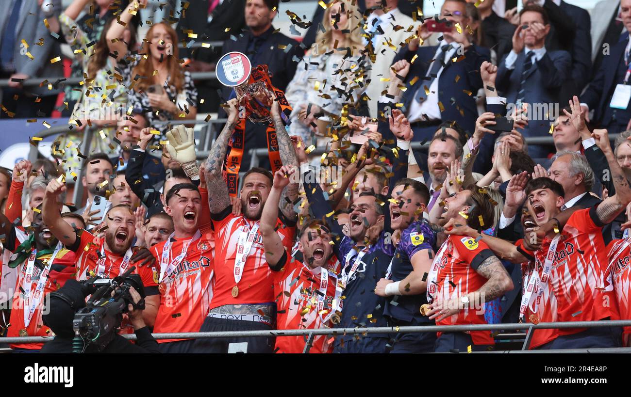 Final trophy hi-res stock photography and images - Alamy
