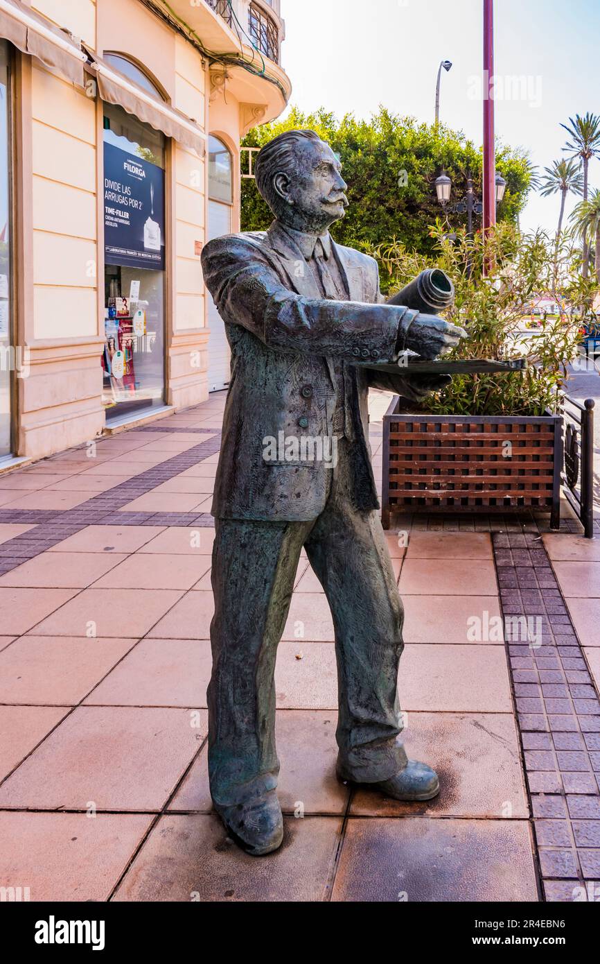 Monument to the architect Enrique Nieto y Nieto, sculptural memorial by ...