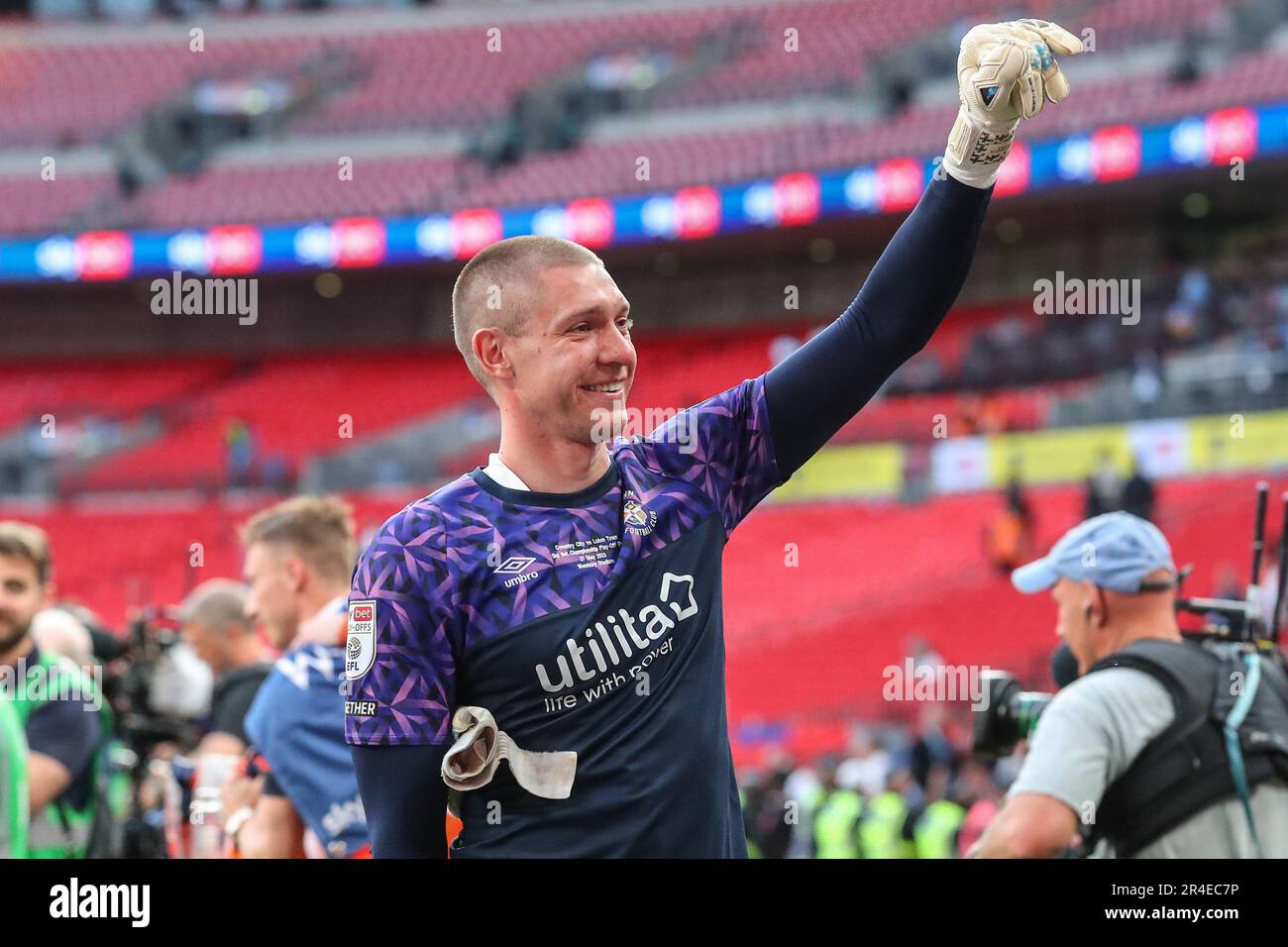 Ethan Horvath #34 of Luton Town waves to the travelling fans after the ...