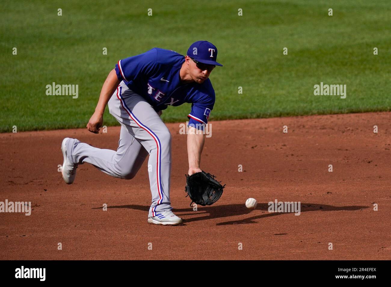 Texas Rangers shortstop Corey Seager fields a ground ball by the ...
