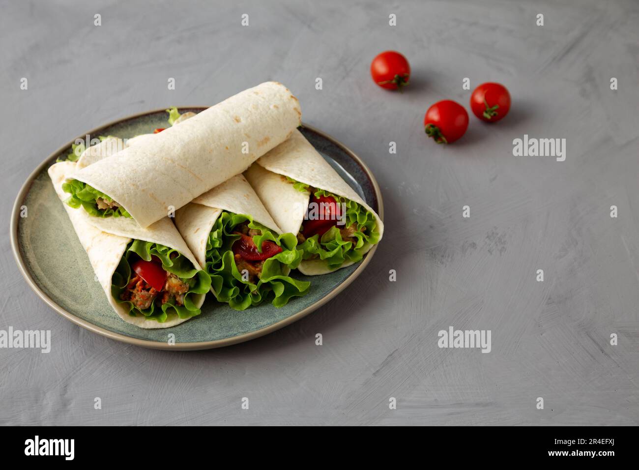 Avocado tuna wrap hi-res stock photography and images - Alamy