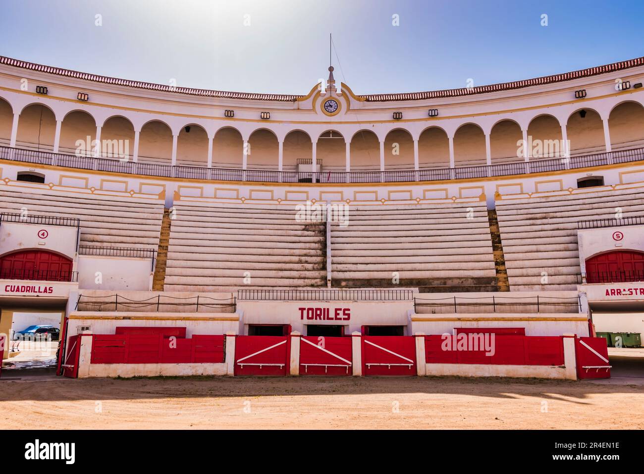 Arena stage center hi-res stock photography and images - Alamy