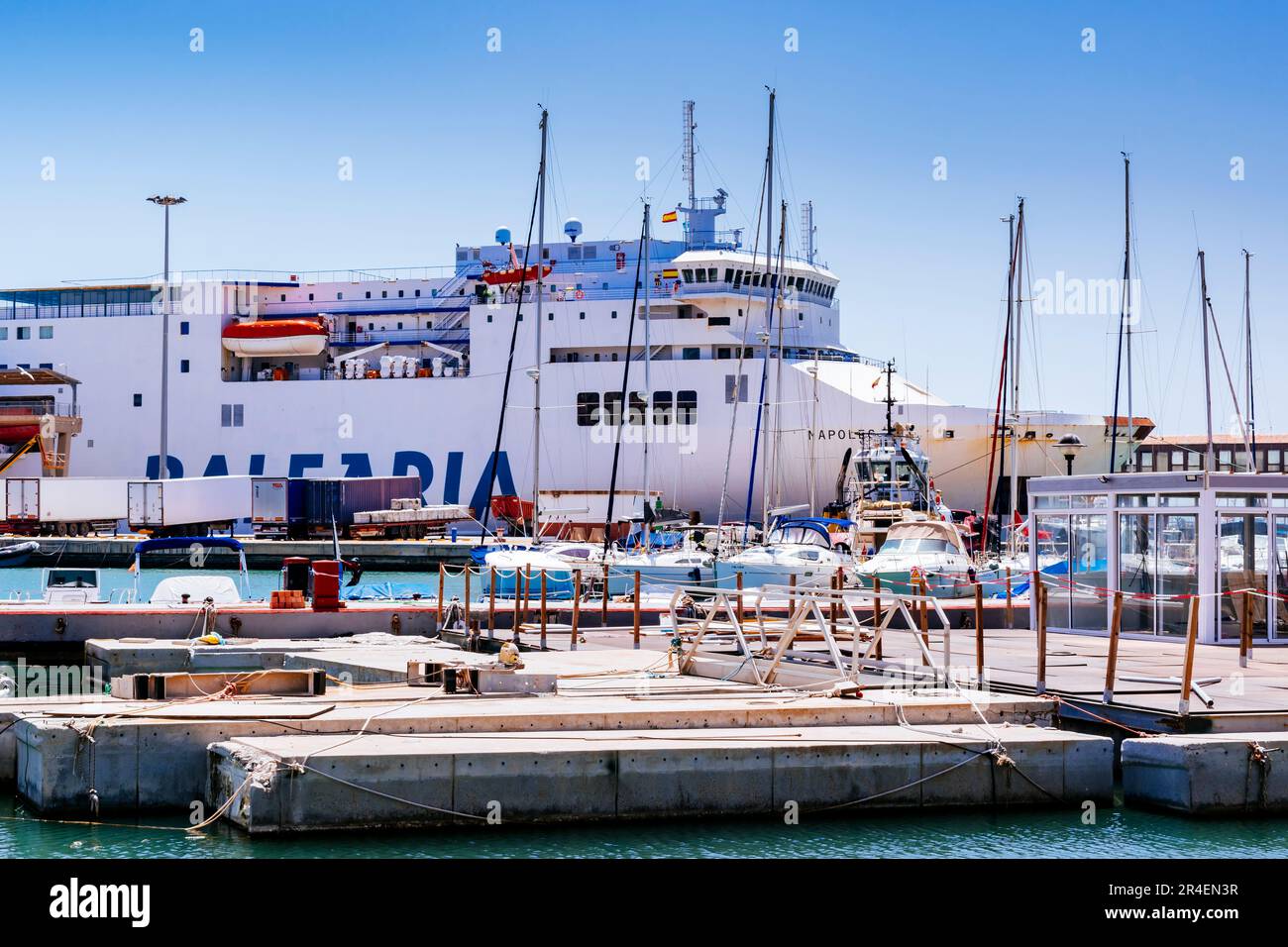 Terminal de ferry hi-res stock photography and images - Alamy