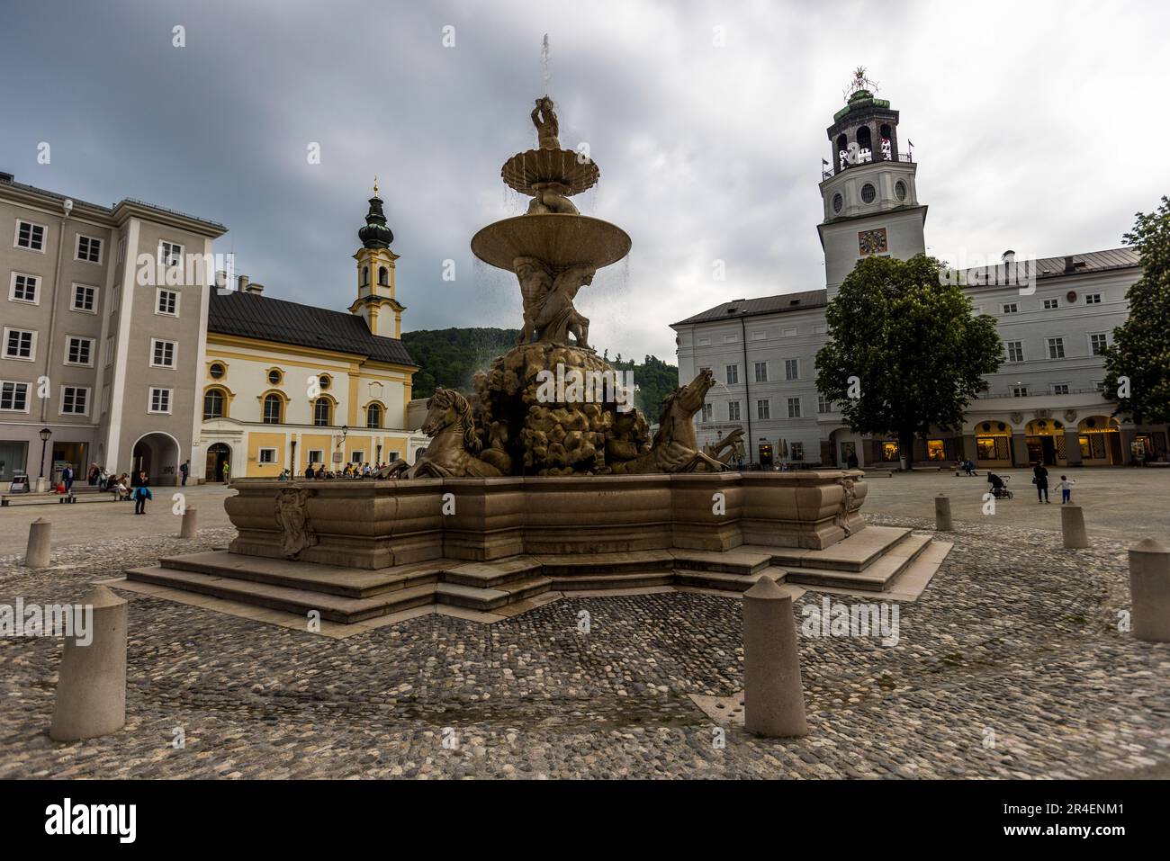 Residence fountain at the Residenzplatz in Salzburg, Austria Stock ...