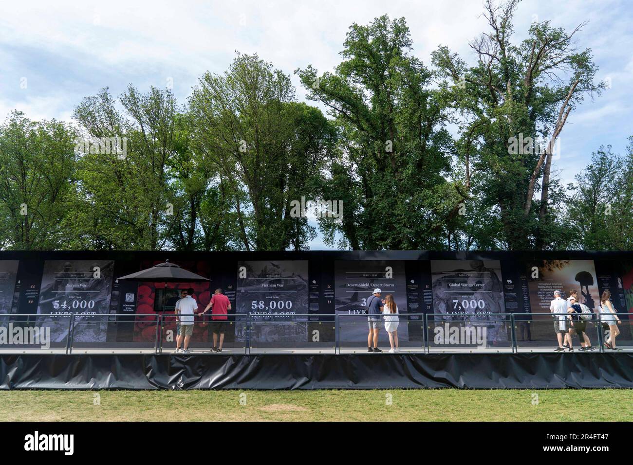 Washington, United States. 27th May, 2023. People visit The Poppy Wall ...