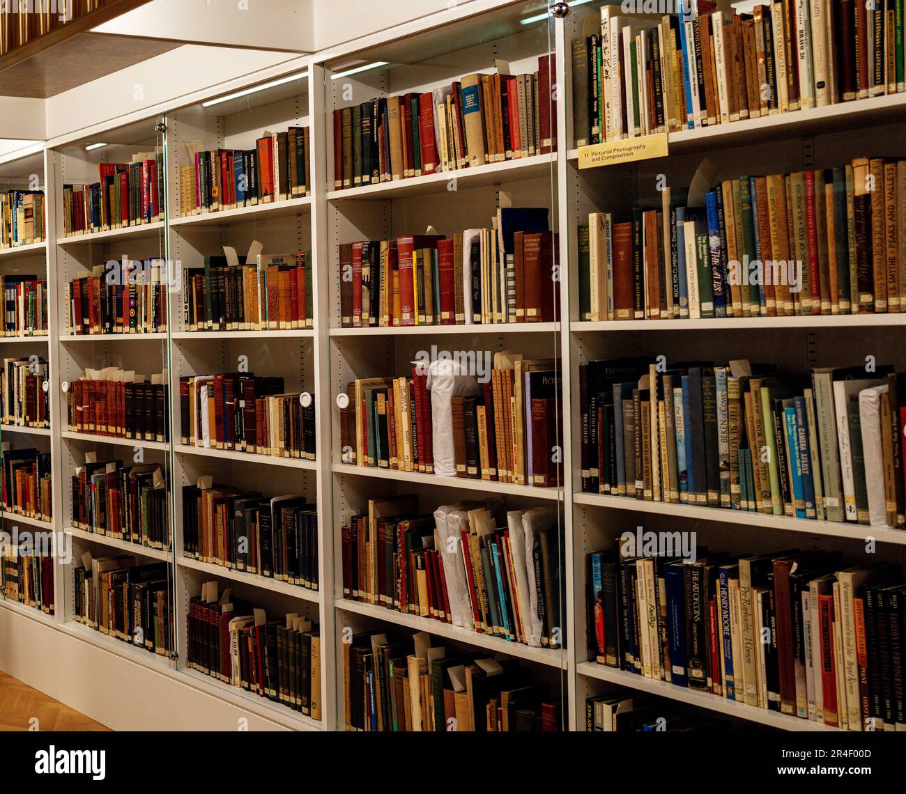 The new photography gallery in the V&A (Victoria and Albert Museum ...