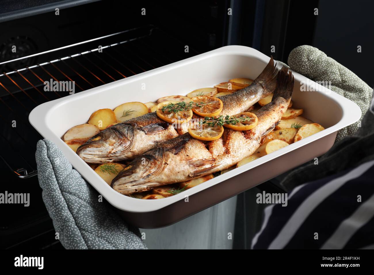 Oven baked seabass hi-res stock photography and images - Alamy
