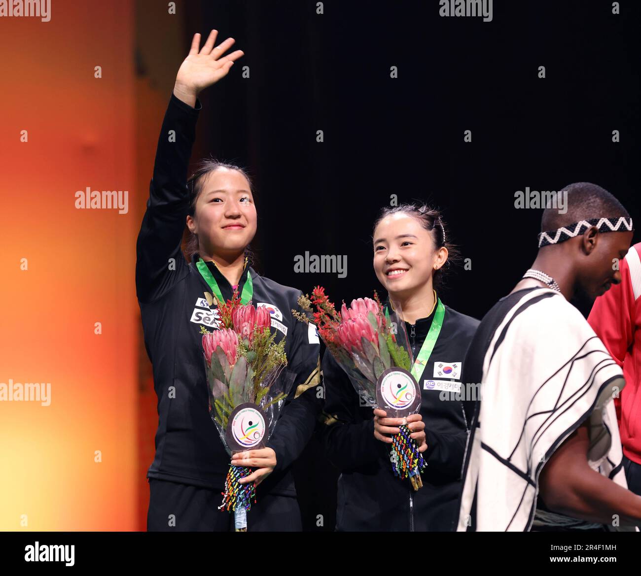 JEON Jihee and SHIN Yubin of South Korea celebrate during an award ...
