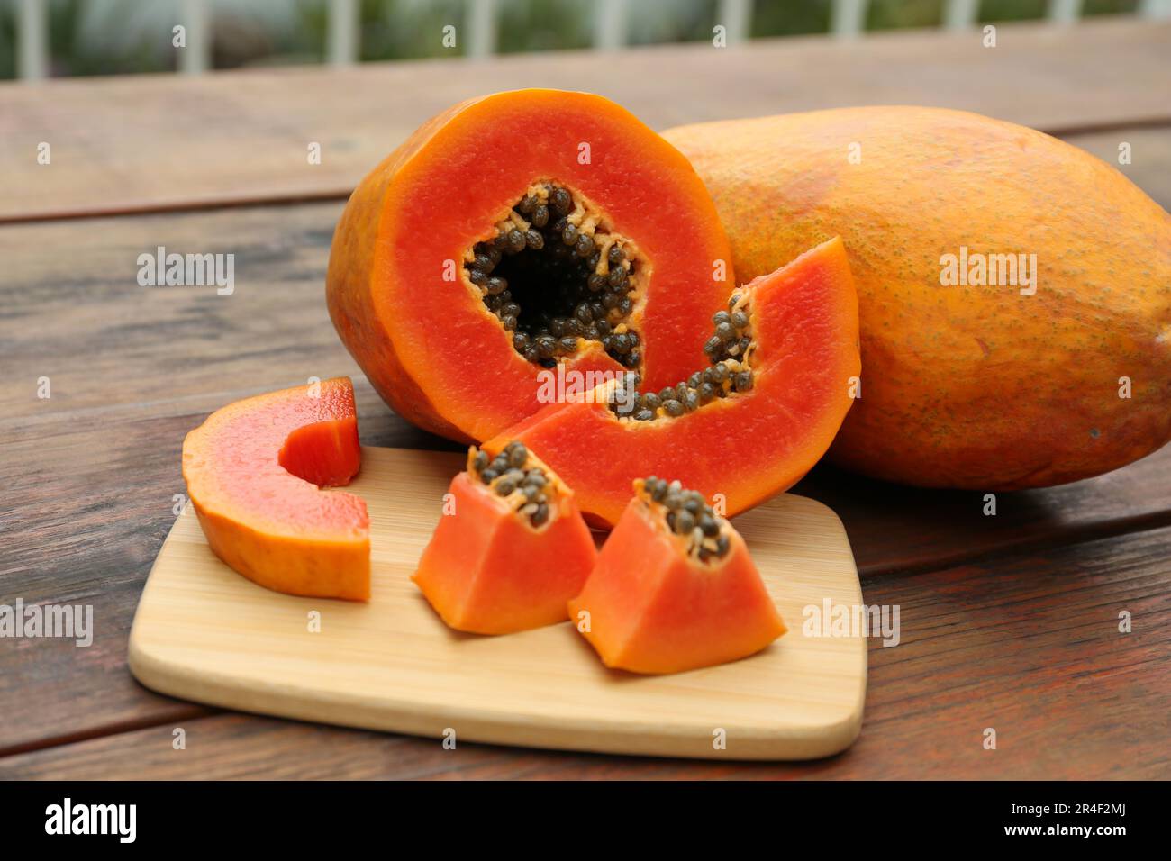 Whole papaya hi-res stock photography and images - Alamy