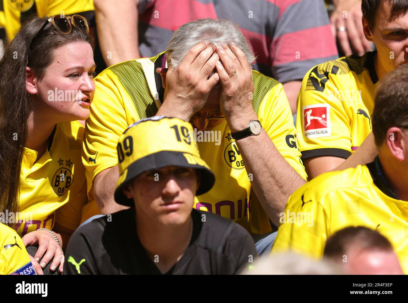 Disappointment for fans hi-res stock photography and images - Alamy