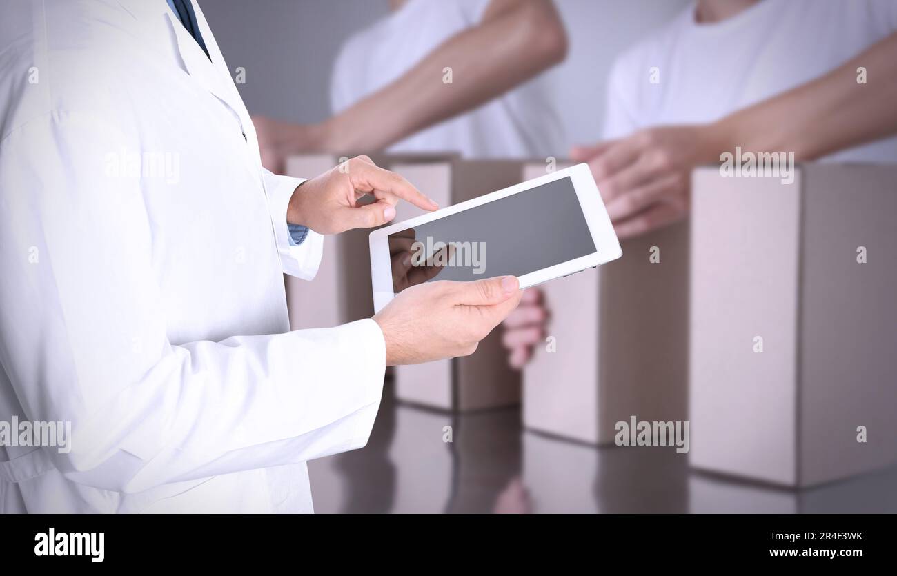 Assembly line workers movement hi-res stock photography and images - Alamy