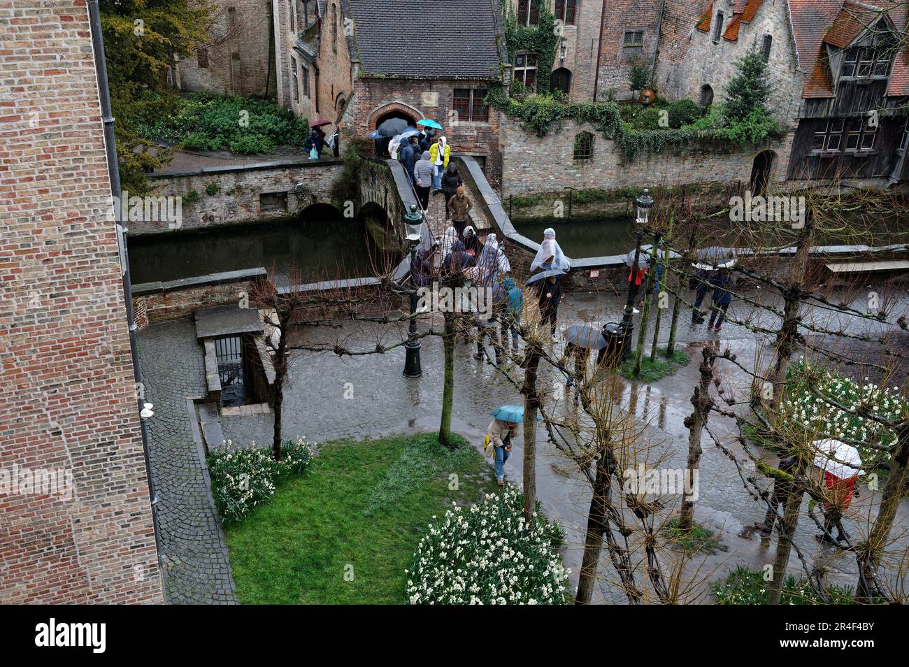 Crowded small bridge in the heart of the medieval part of town ...