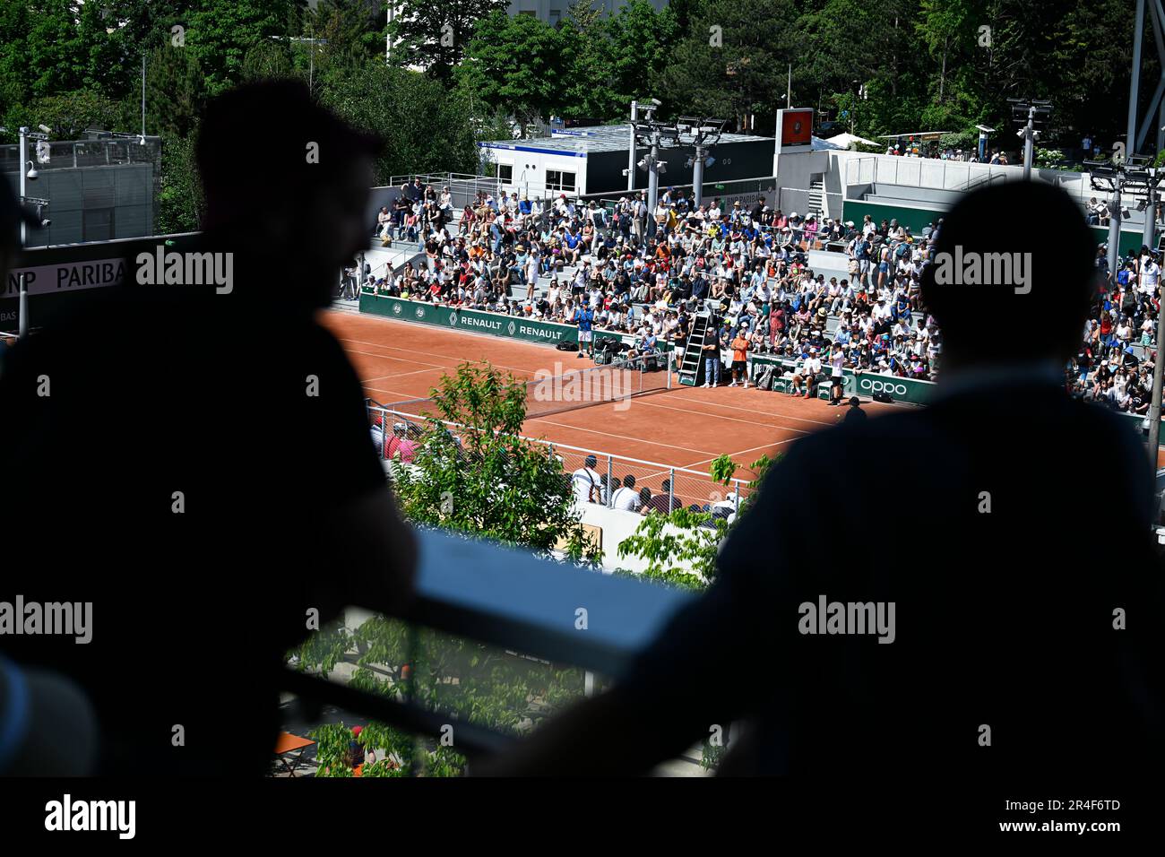 Paris french open stadium crowd hi-res stock photography and images - Alamy